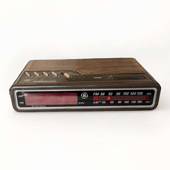 GE | Portable Audio & Video | Working Vintage Ge Model 7462a Woodgrain ...